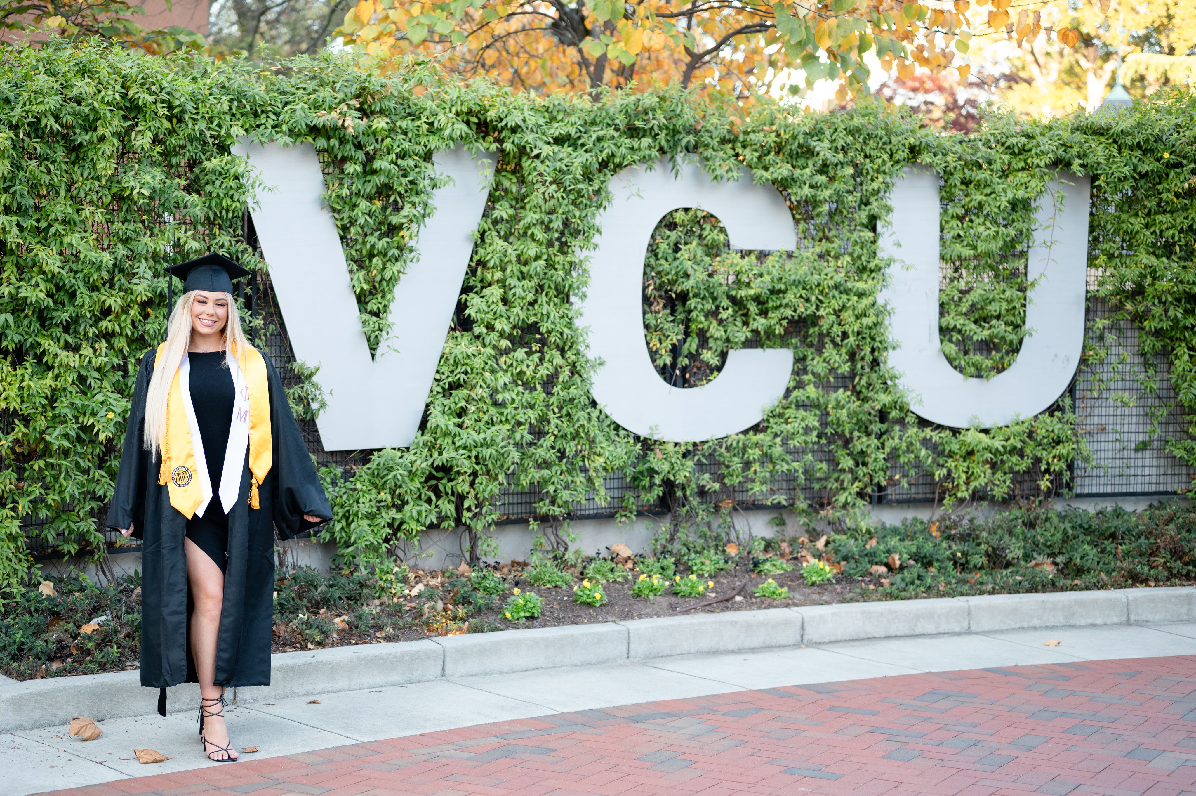 Shockoe Slip and VCU Senior Session - Caitlyn Cacioppo Photography