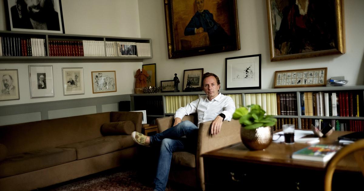 Aschehoug kutter to av fem sakprosaredaktører | Klassekampen