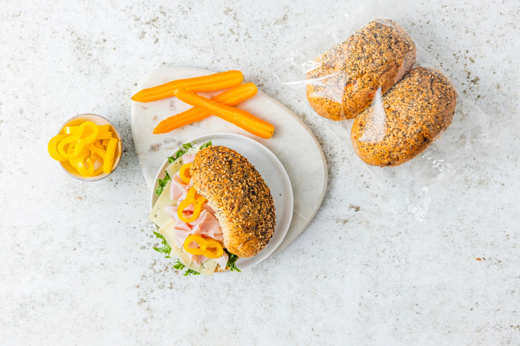 Forny lunsjen med saftige rundstykker fra Bakehuset | KIWI