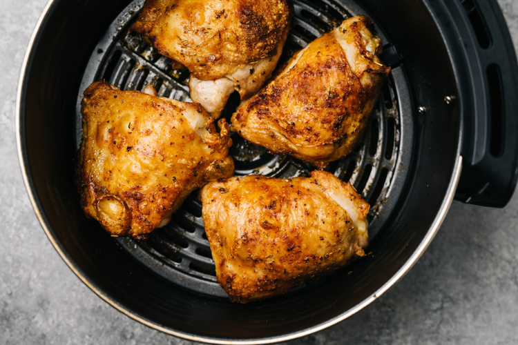 Så enkelt lager du saftig kylling i airfryer | KIWI