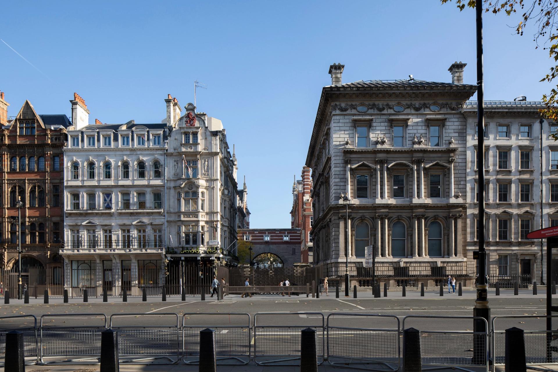 555 West End Avenue – Hayes Davidson