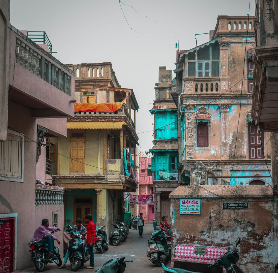 Urban Sketching in the Pols of Ahmedabad Walled City - iDiscover Maps