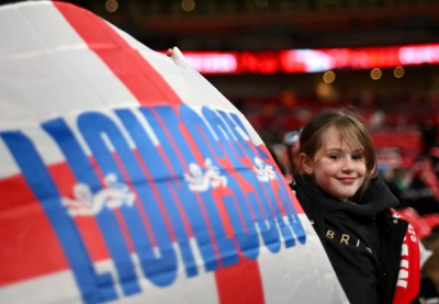 Shesells Seashells | Folkestone Harbour Arm