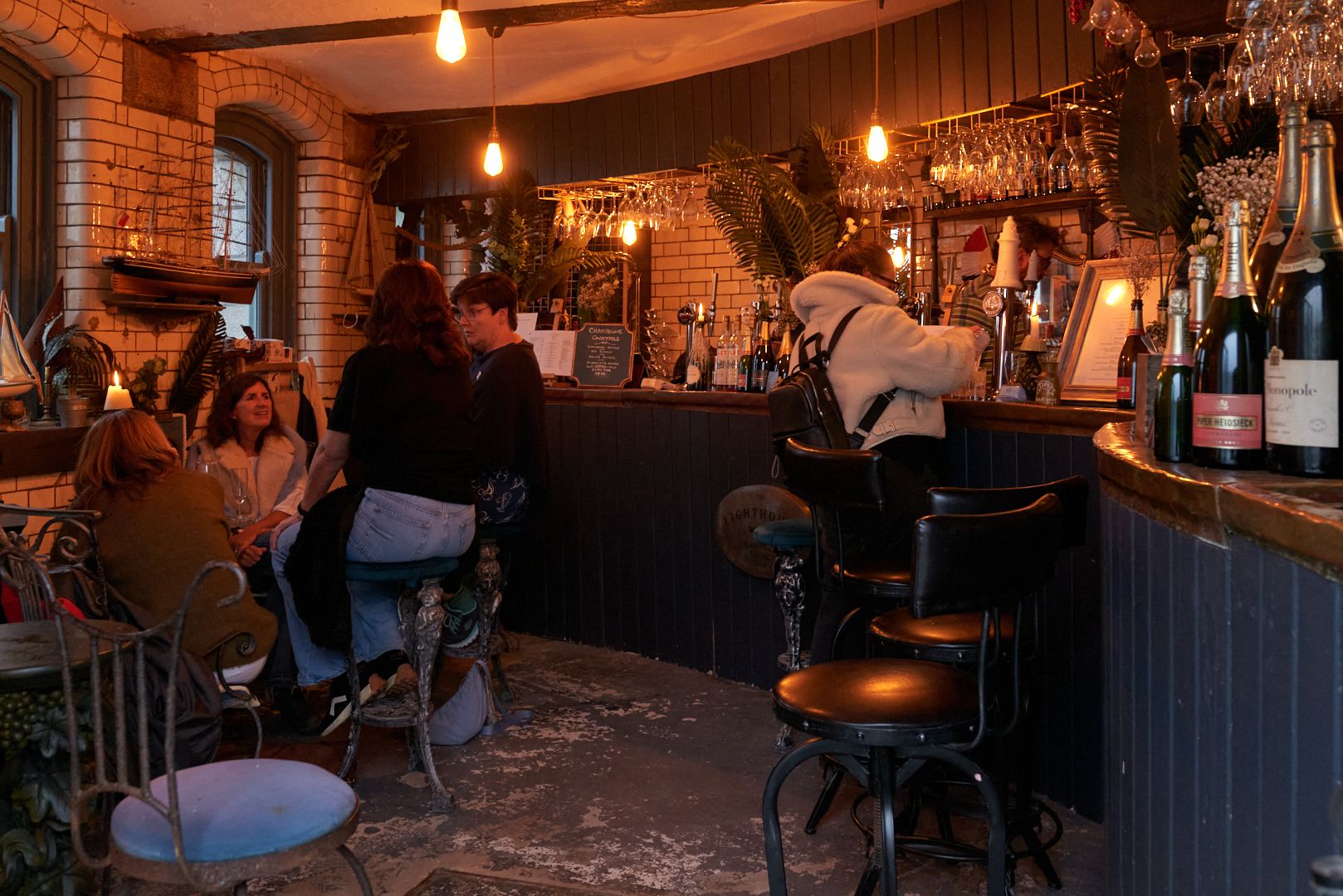 Winter opening hours | Folkestone Harbour Arm