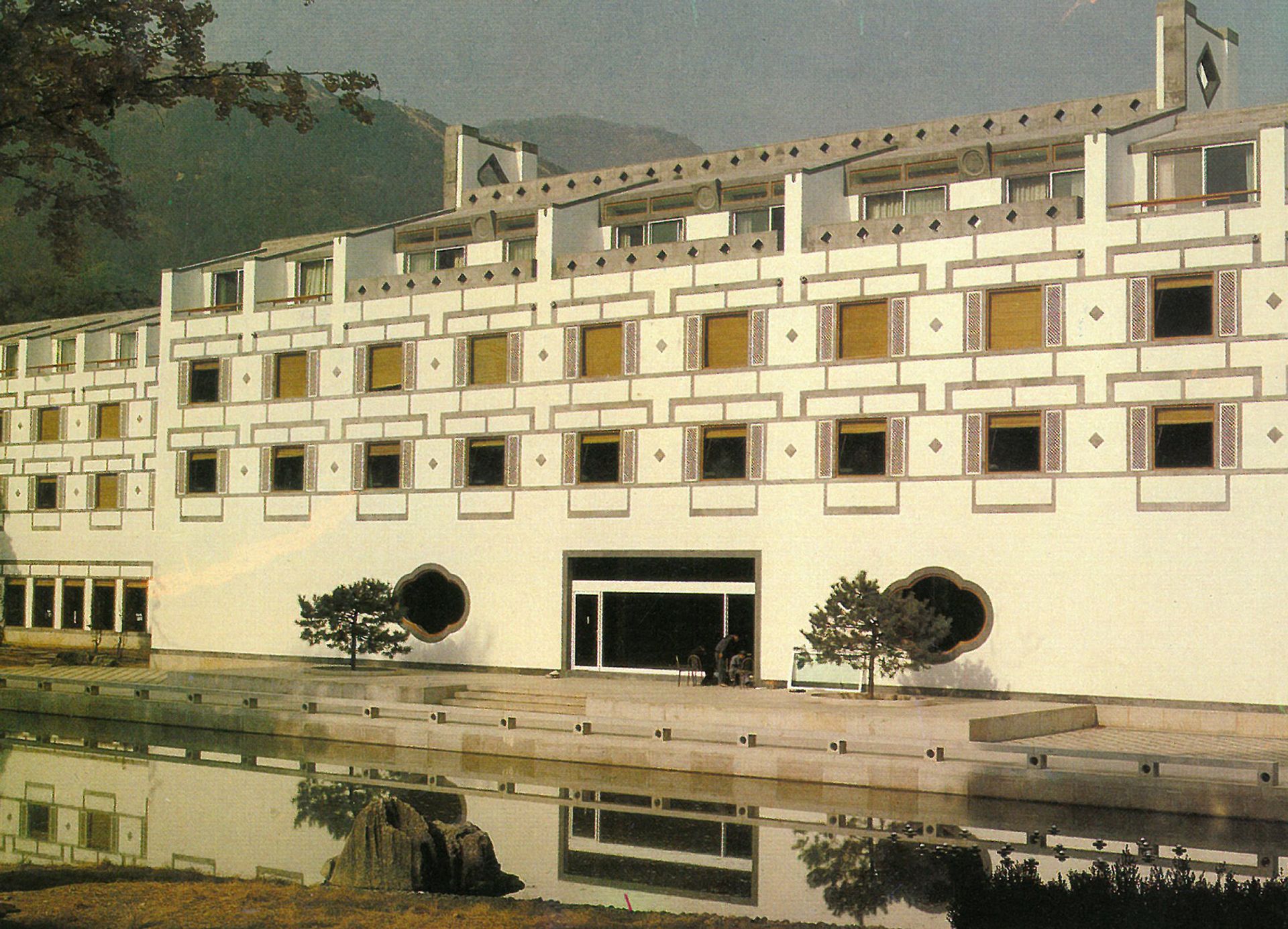 1980 in Parallax: From Post-Modernism to Post-Modernisation in China – KoozArch