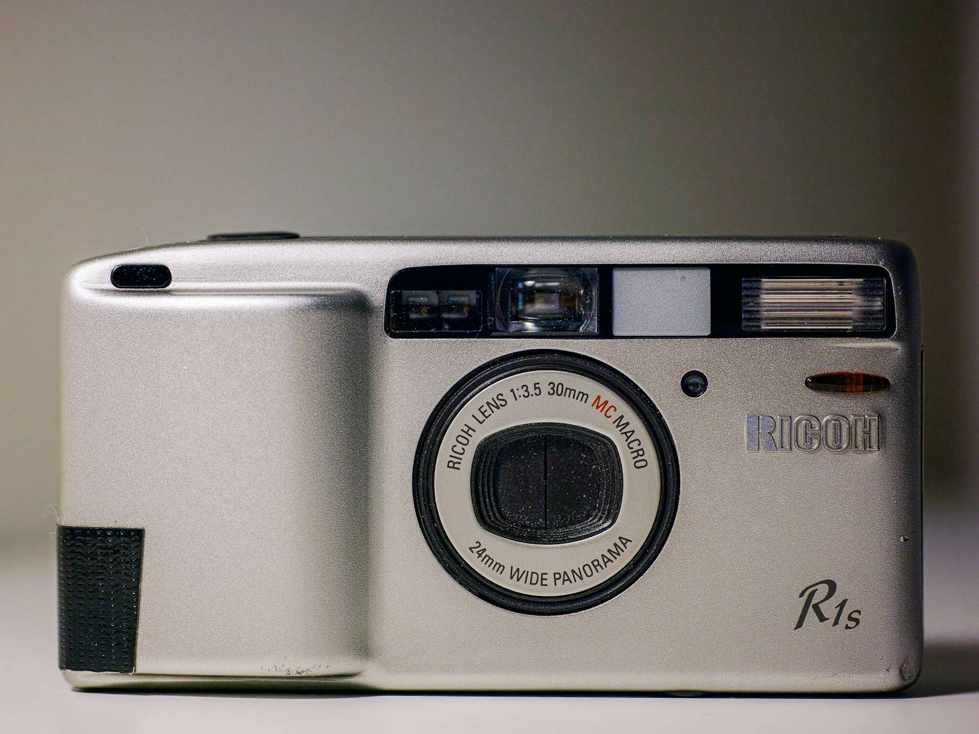 Ricoh R1 / R1S / Rollei Prego Micron Compact Film Camera Review - 50mmF2