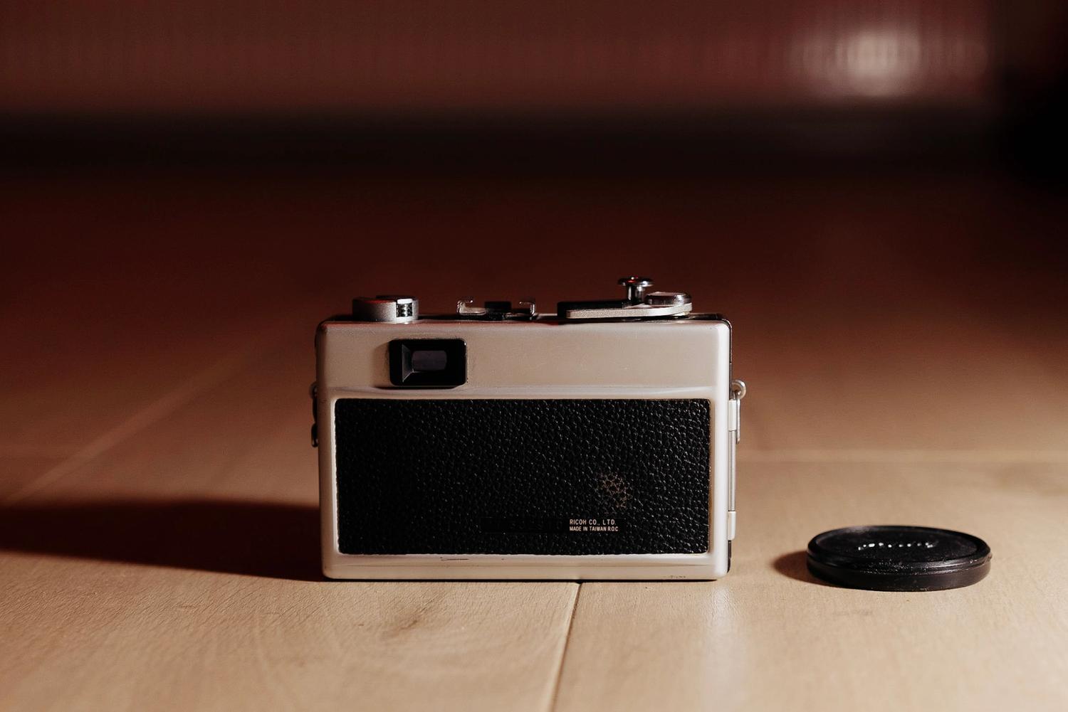 Quick Review Of Ricoh 500G - 50mmF2