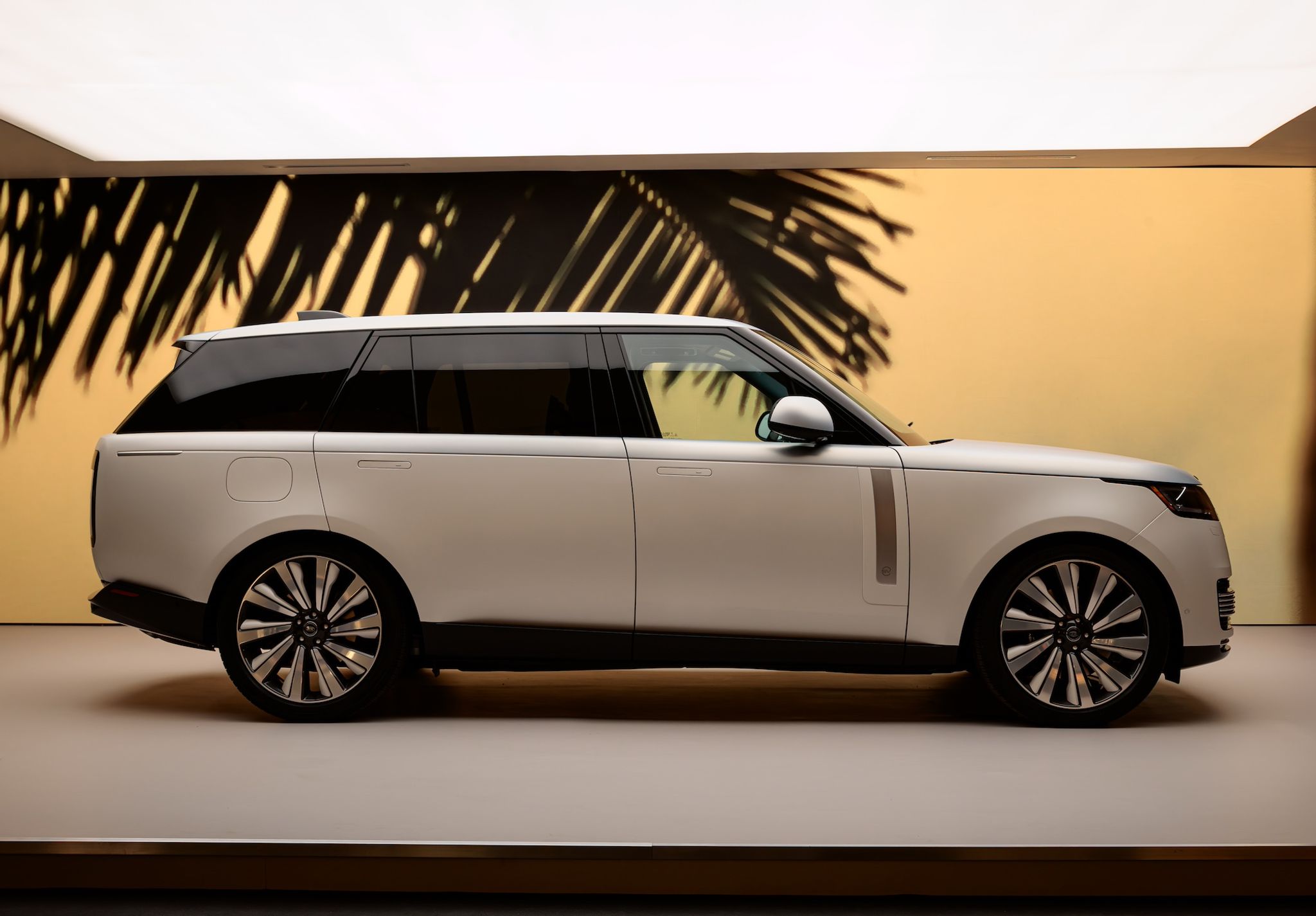 Range Rover presents SV Candeo - Design Miami/ · Design Miami