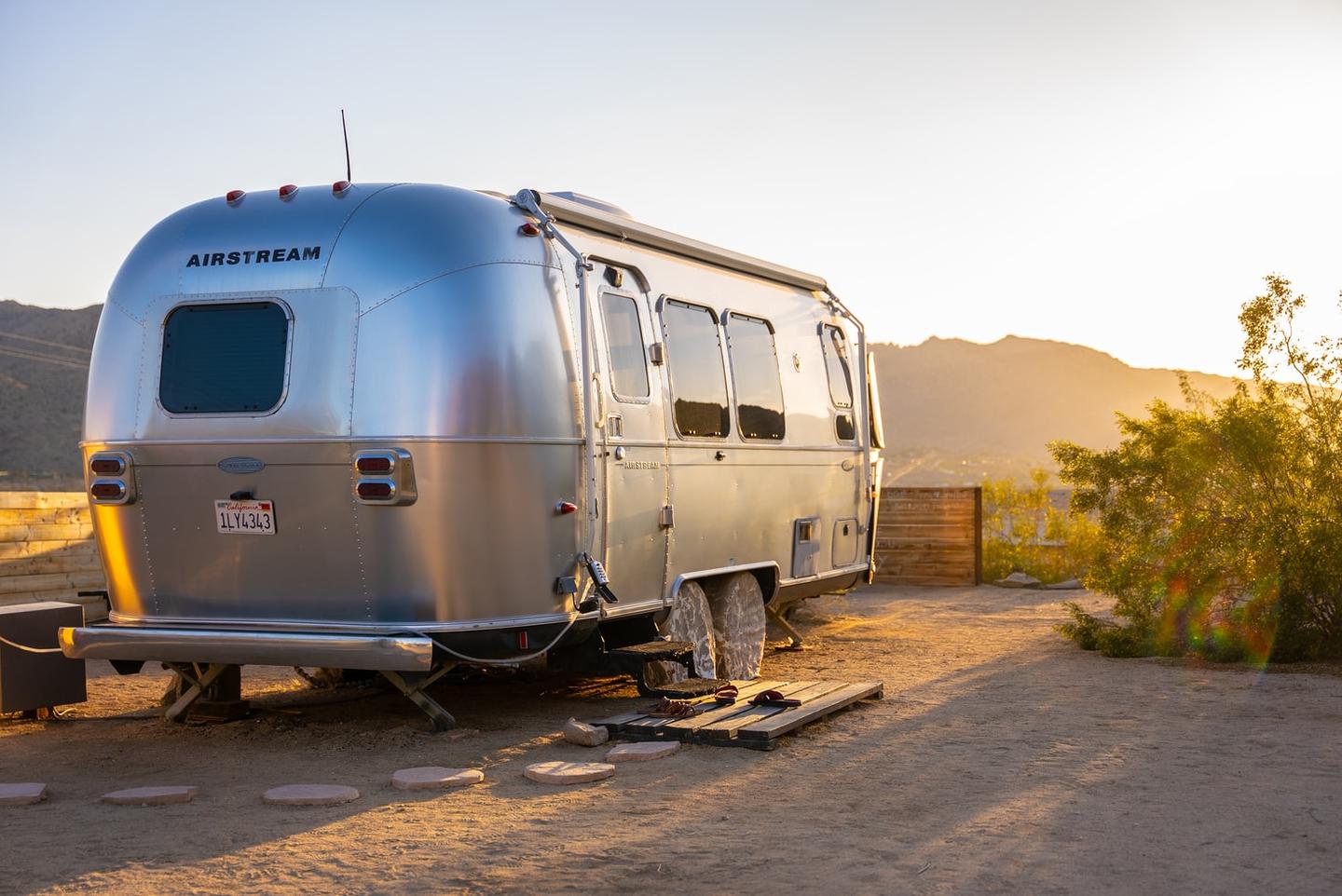 Best RV Insurance for Full-Timers - Comprehensive Coverage Options | Roamly