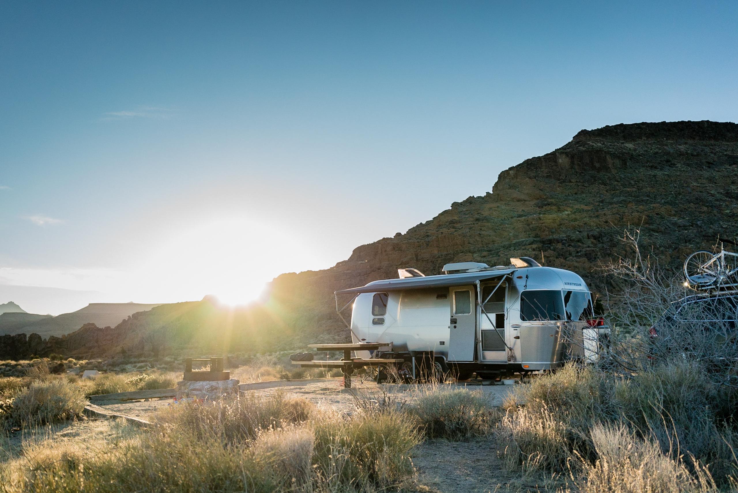 Top 15 Best Travel Trailers for Full-Time Living in 2026 | Roamly
