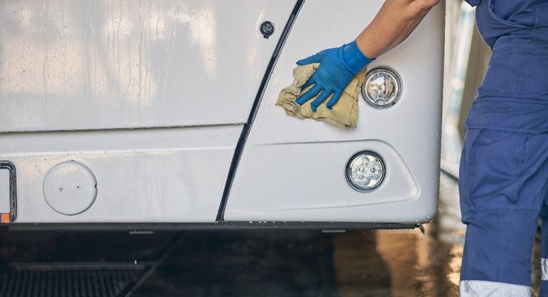 Remove RV Fiberglass Oxidation | DIY Guide & Tips | Roamly
