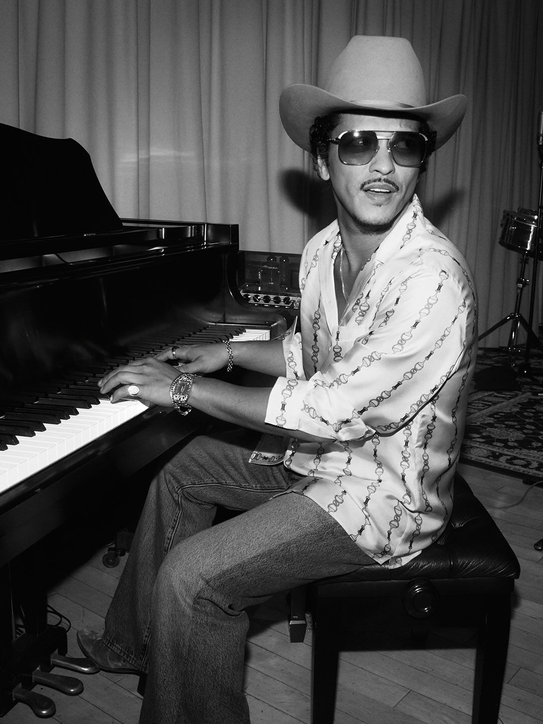 Bruno Mars anunció su regreso con “The Romantic”: nuevo álbum después ...