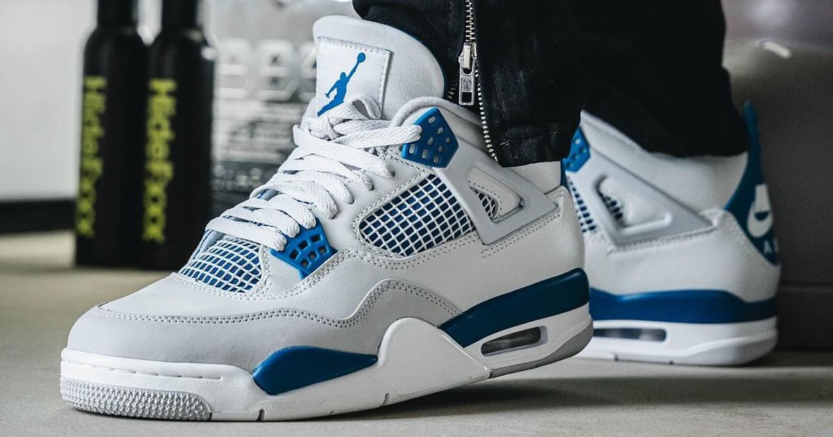 Azul Retro: Air Jordan 4 "Military Blue" | SneakerHouse