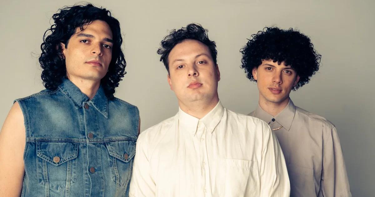 Usted Señalemelo anuncia su primer Obras | SneakerHouse Argentina