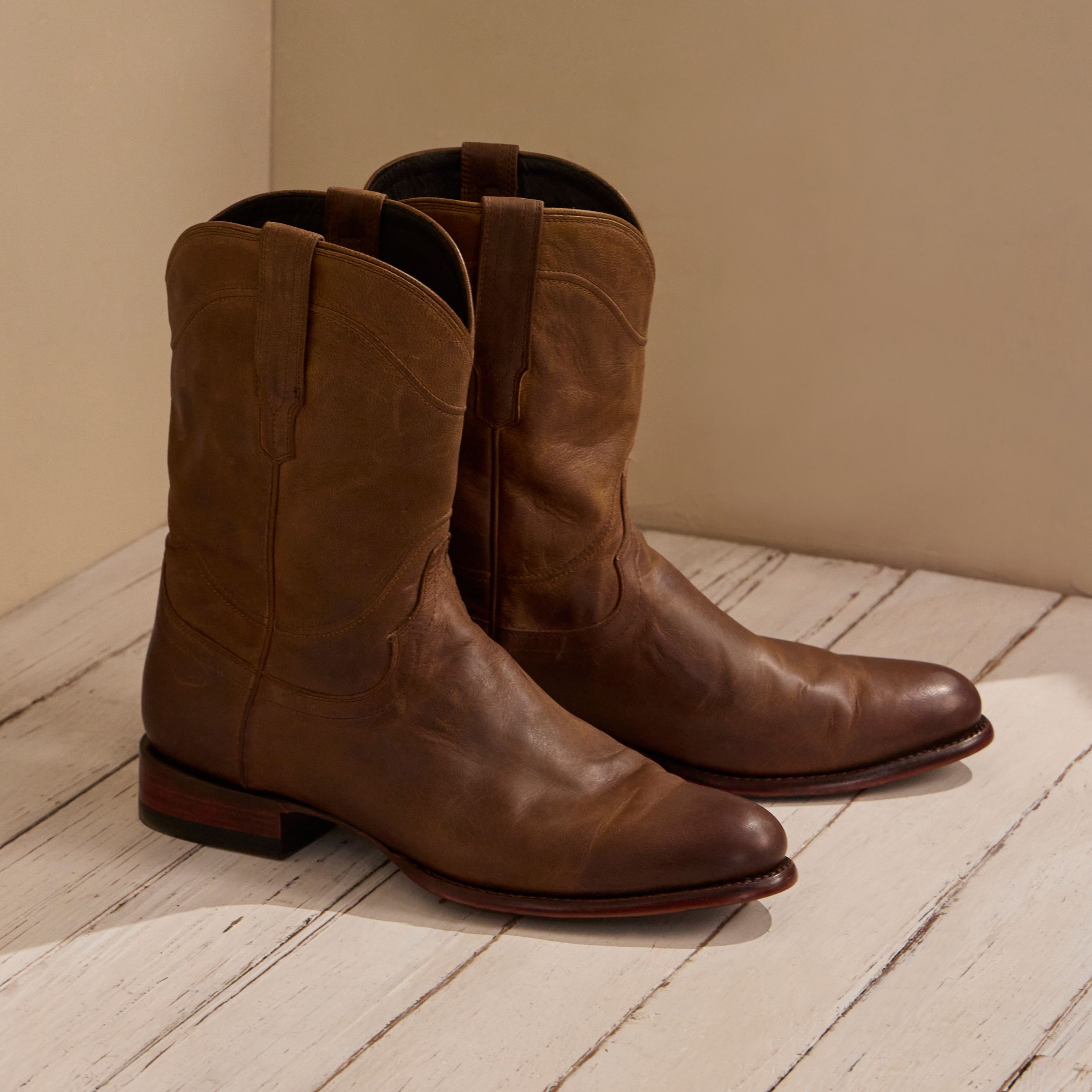 A Guide to Styling Men's Cowboy Boots True West Stories | Tecovas