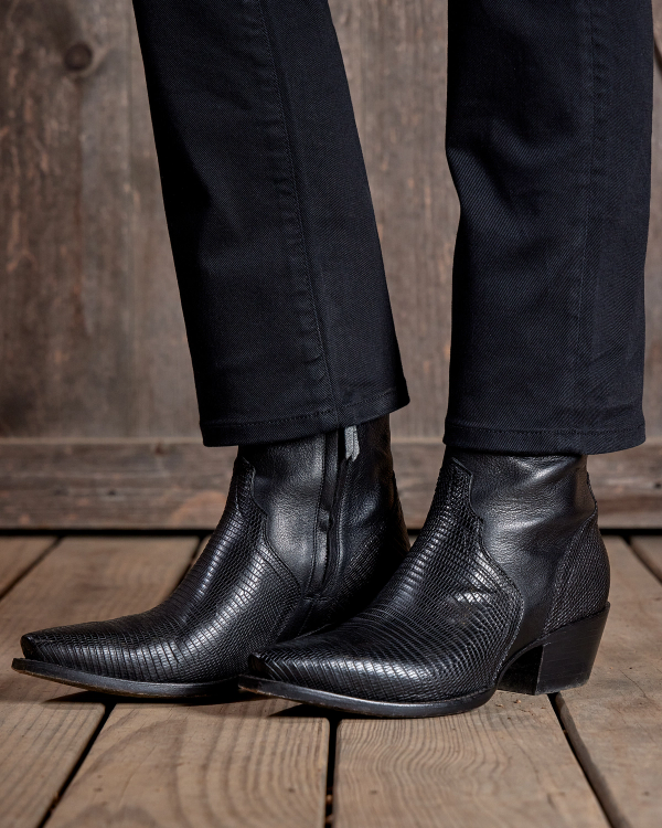 The Dakota - Midnight | Tecovas