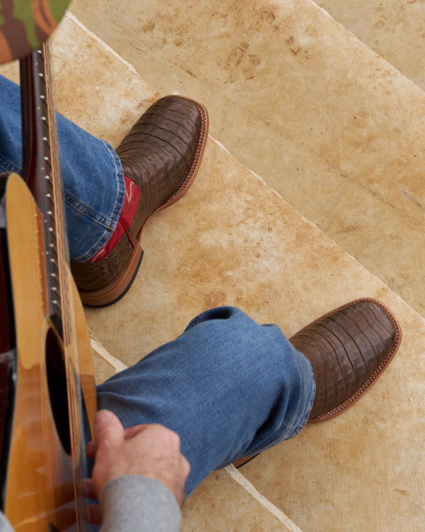 The William - Granite / Red | Tecovas