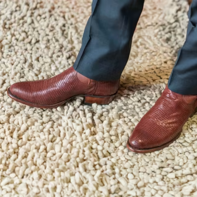 Square Toe vs. Round Toe Cowboy Boots | Tecovas | Tecovas