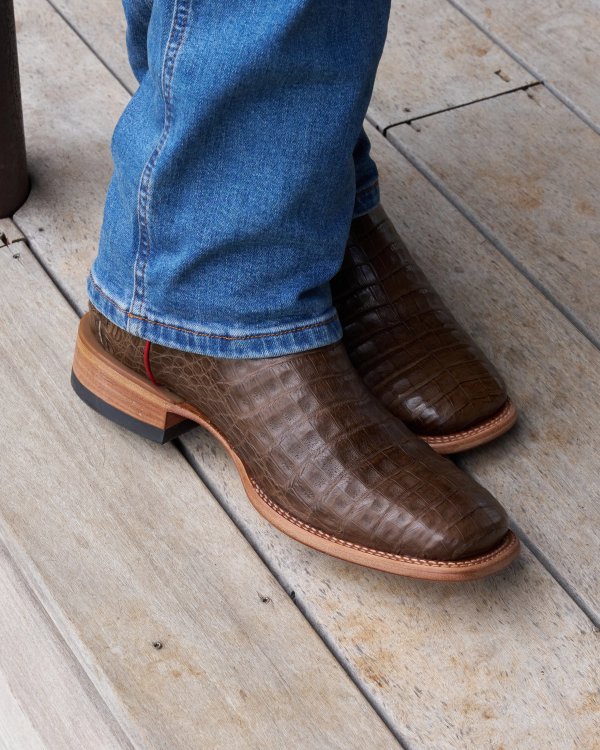 The William - Granite / Red | Tecovas