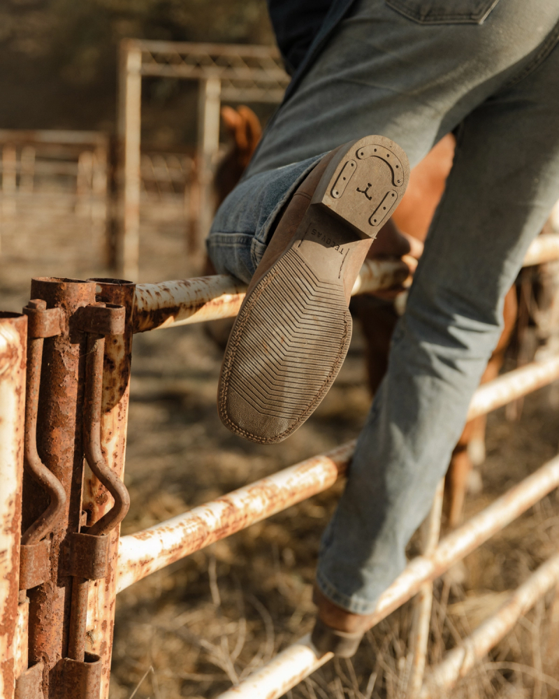 The Dusty in Cigar Cowhide - Men's Cowboy Boot | Tecovas
