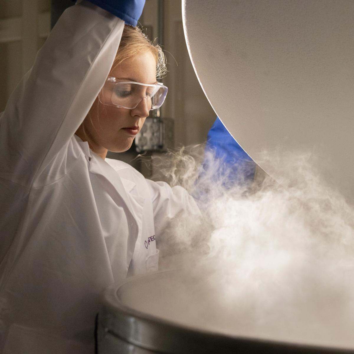 Cryostorage Services - Embryo, Egg, Sperm & Tissue Storage | Reprotech