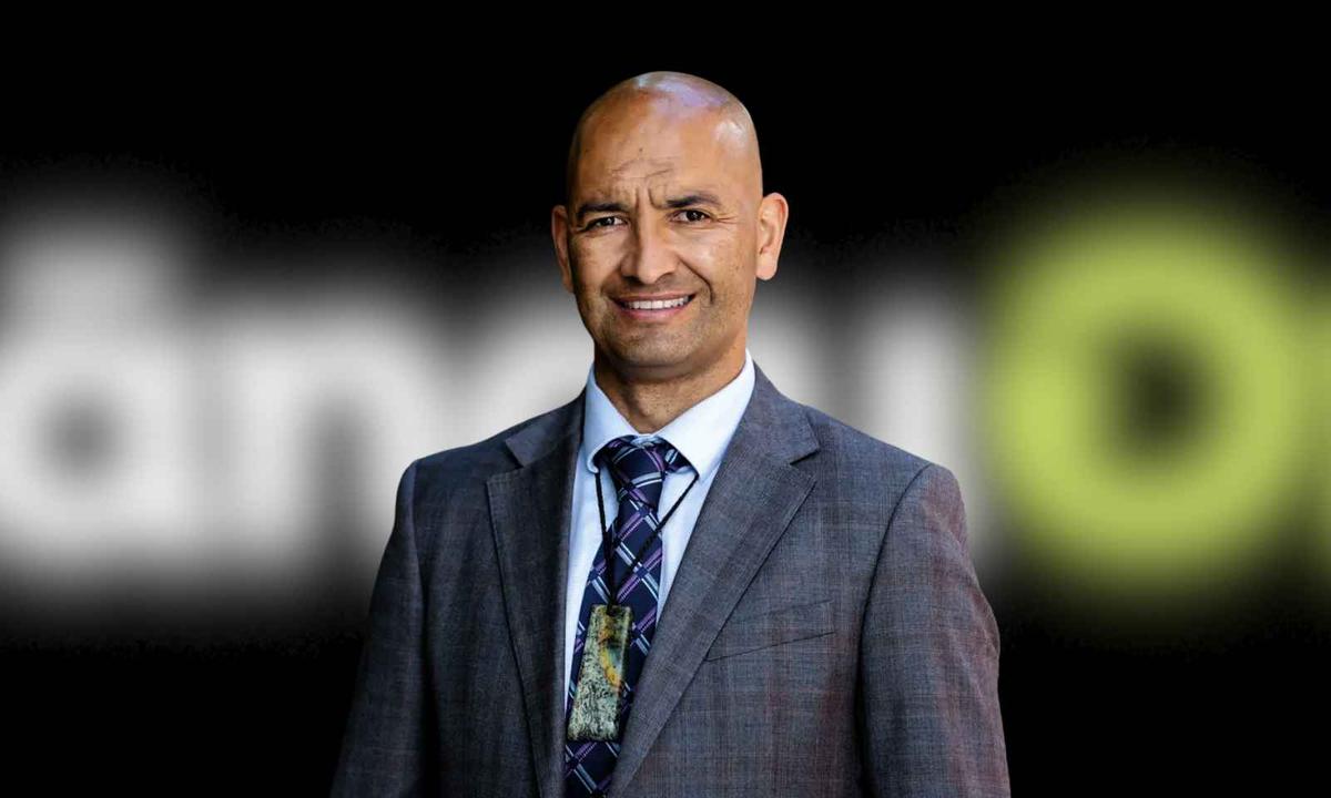 Minister defends overhaul, unveils new vision for Whānau Ora