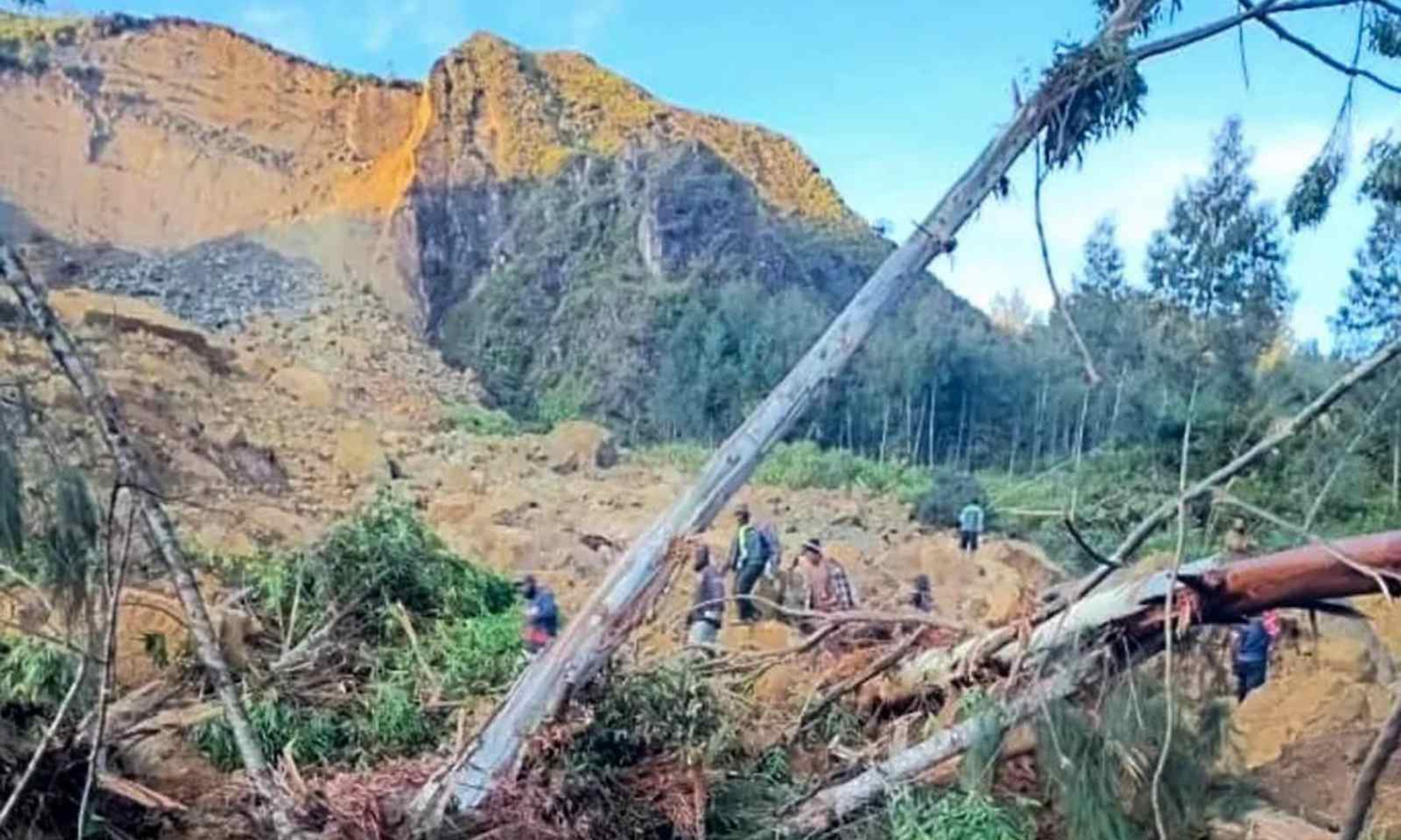 Landslide buries community in PNG