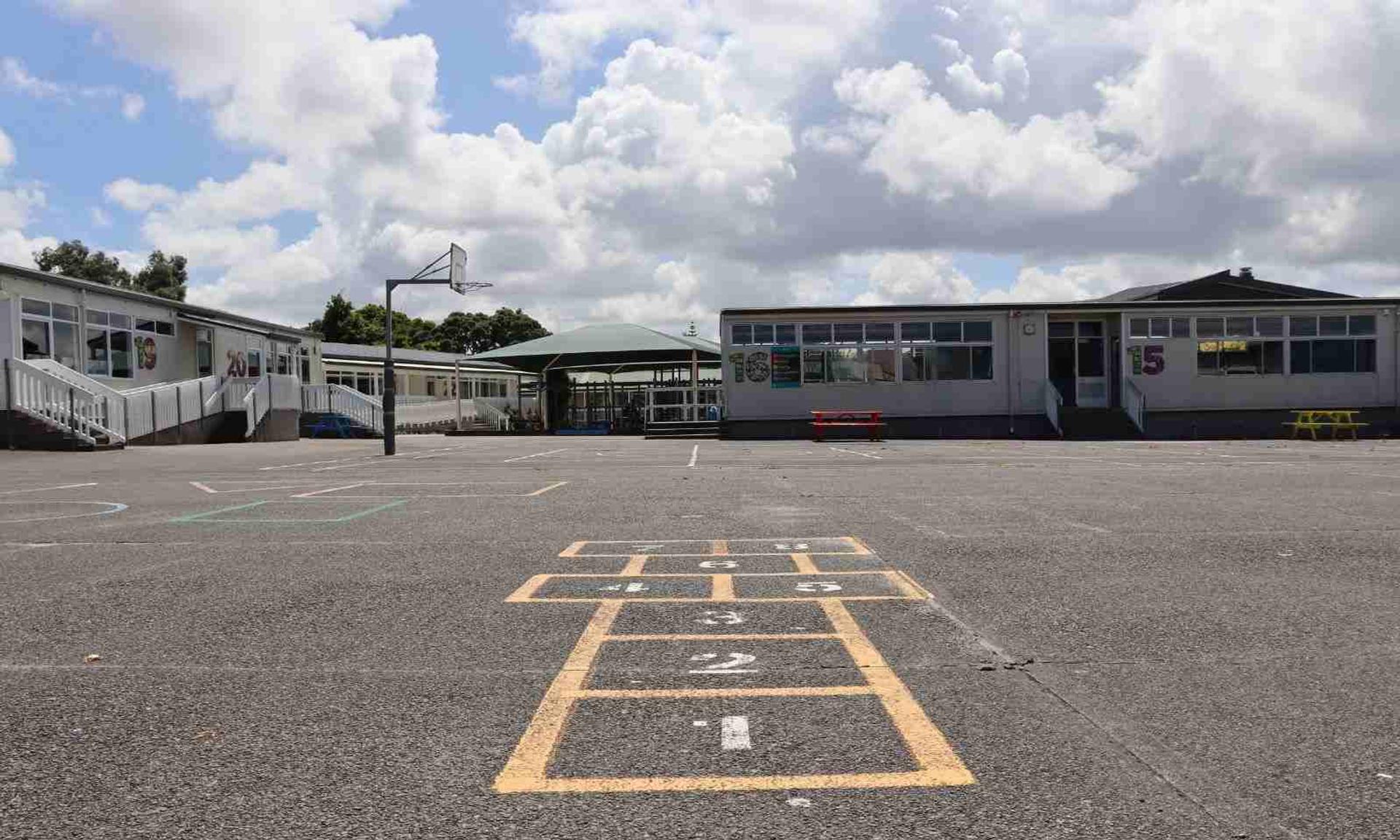 Ex-Tropical Cyclone Tam slams NZ's North Island with gale winds and ...