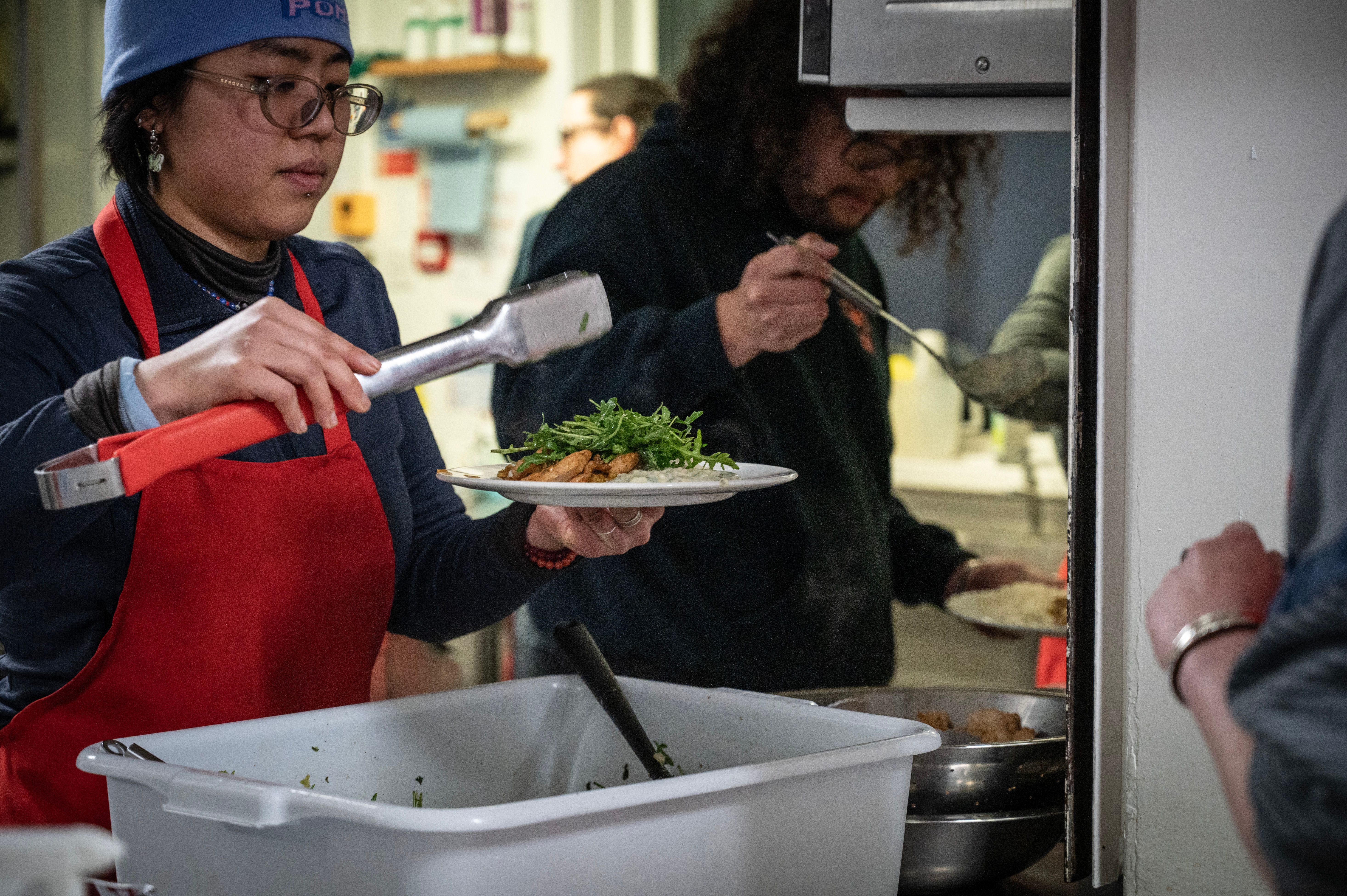 Providing food parcels – Independent Food Aid Network