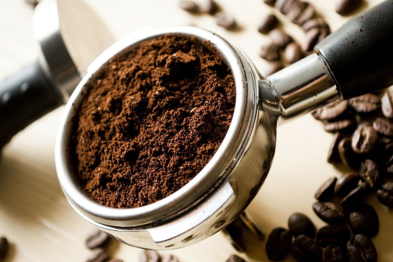 These are the health pros and cons of coffee, according to an expert ...
