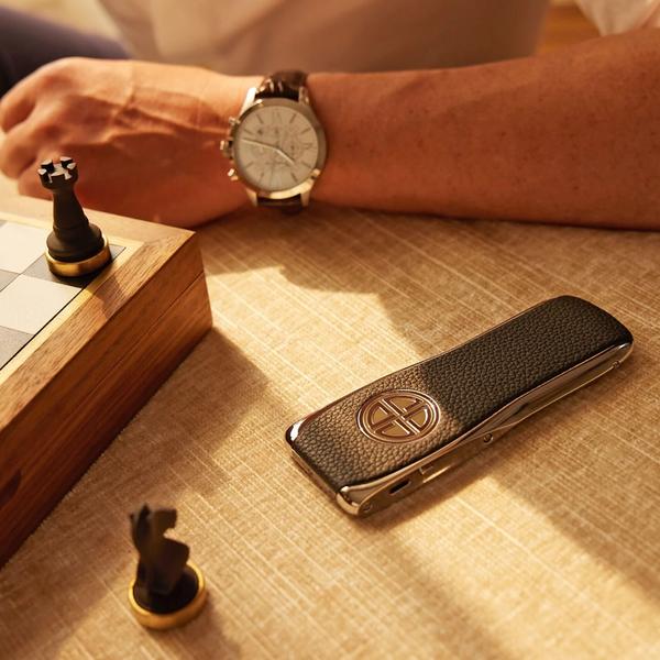 This hyper-secure luxury phone will protect you from close calls ...