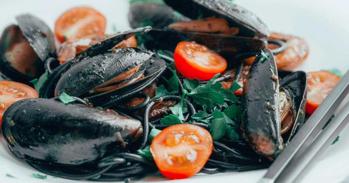 Here's how to cook mussels at home, according to Kricket's Will Bowlby ...