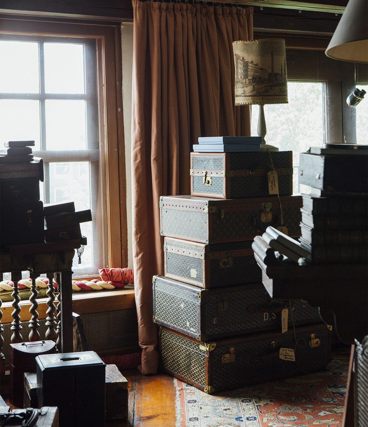 Introducing Menko ten Cate, the world's most prolific luggage collector ...