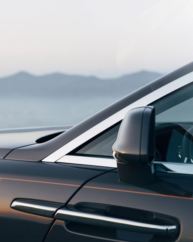 Rolls-Royce light up the bespoke sector with the Wraith Luminary ...