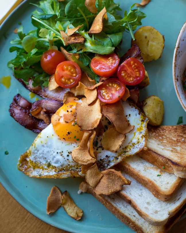 A gentleman's guide to making the perfect cooked breakfast | Gentleman ...