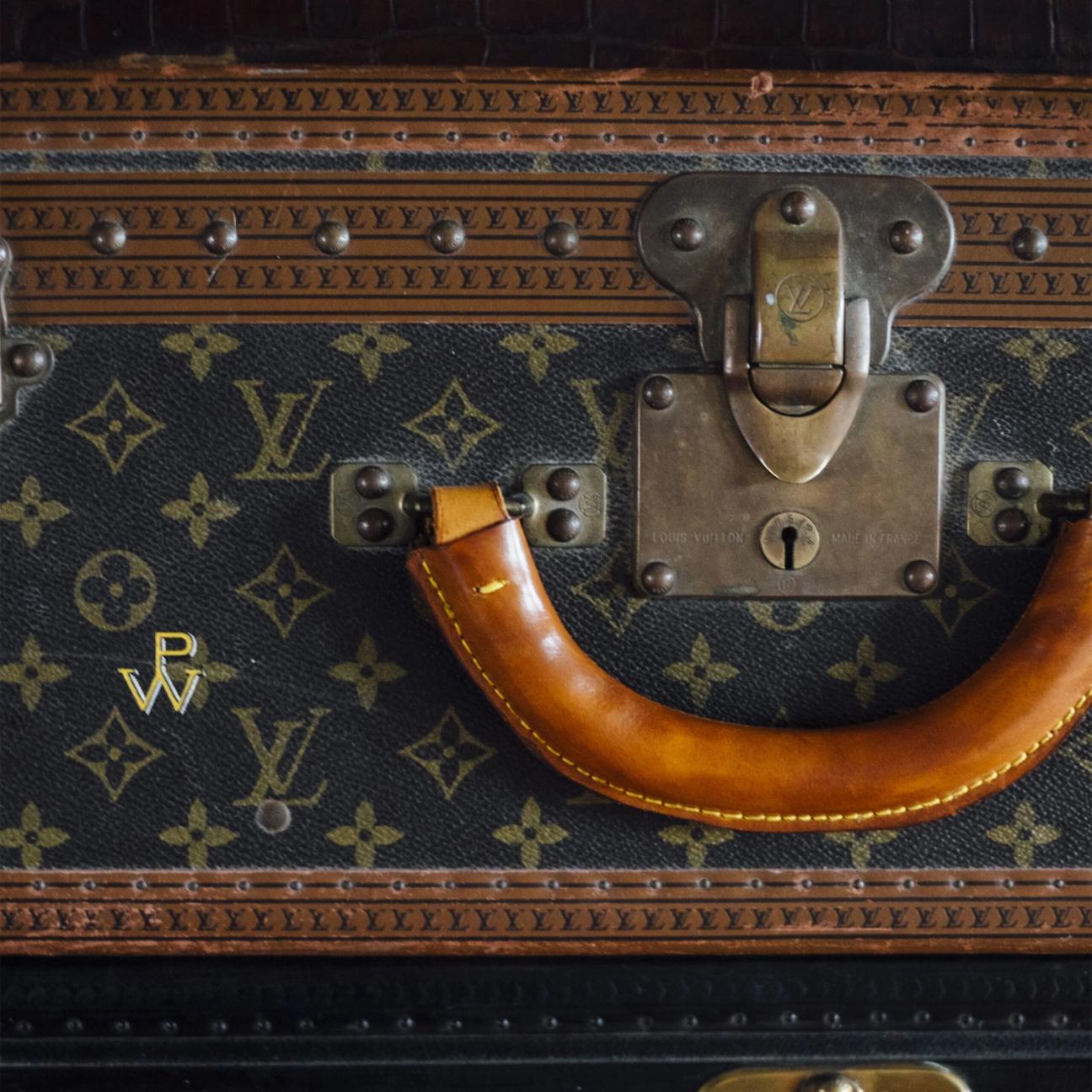 Introducing Menko ten Cate, the world's most prolific luggage collector ...