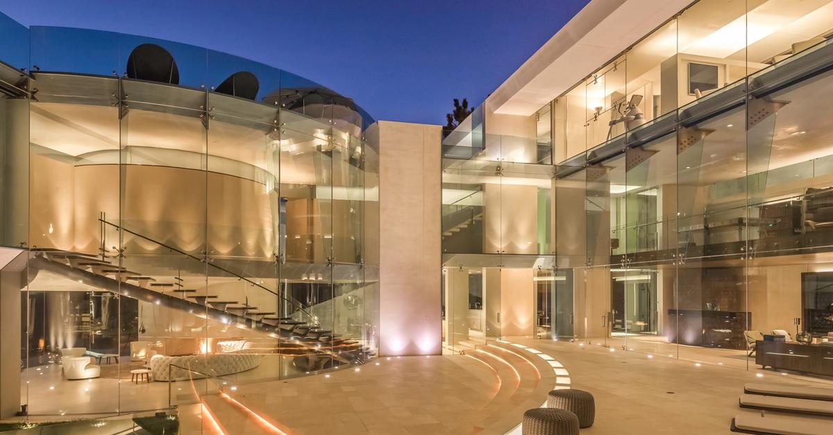 California’s cliffside Razor House is a cutting edge escape | The ...