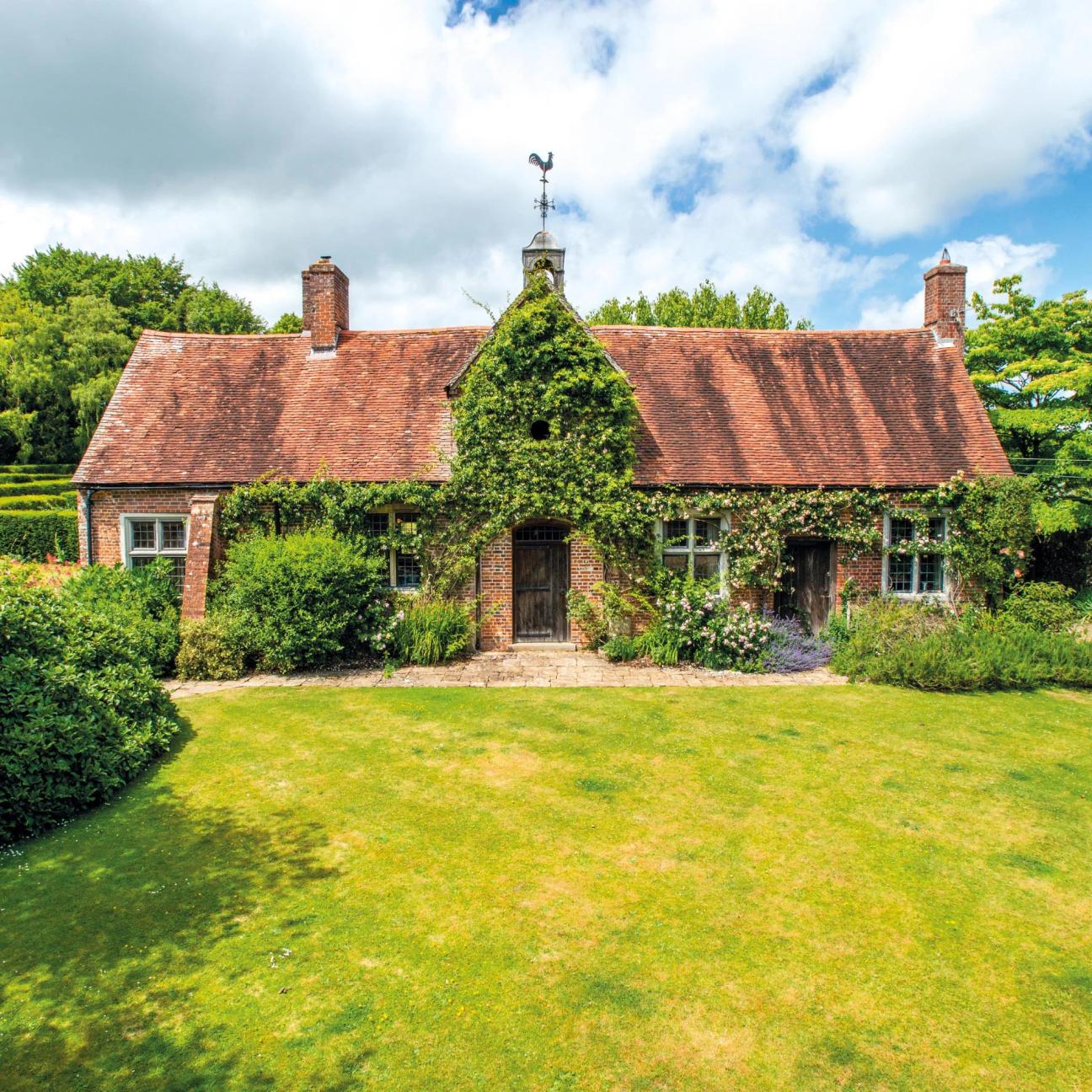 This Dorset country manor is a work-from-home dream | The Gentleman's ...
