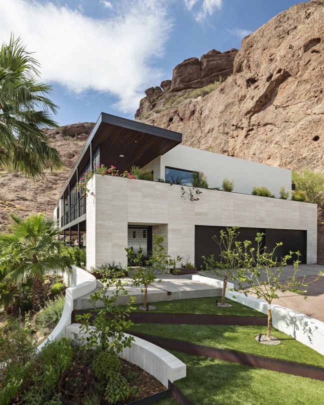 With this Red Rocks Ranch, you can live in your very own desert oasis ...