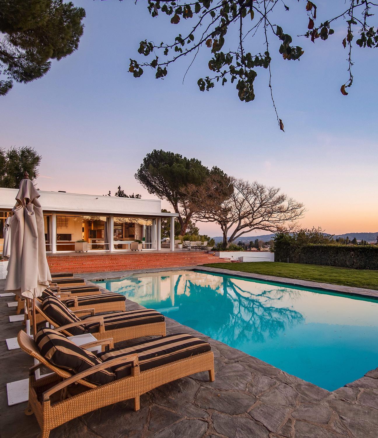 Take a look around Frank Sinatra’s Los Angeles home | The Gentleman's ...