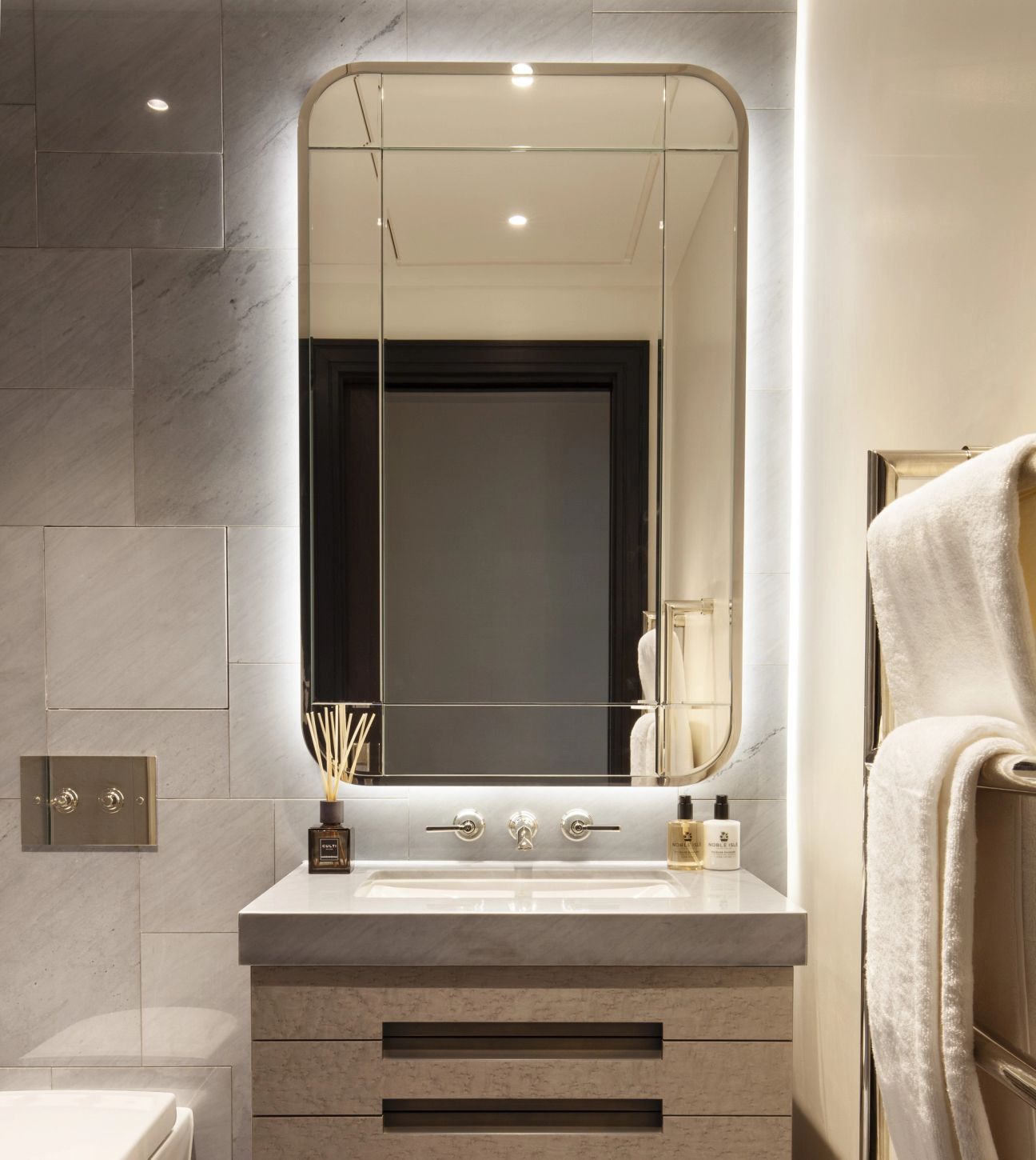 Step inside the new military-inspired Chelsea Barracks residences ...