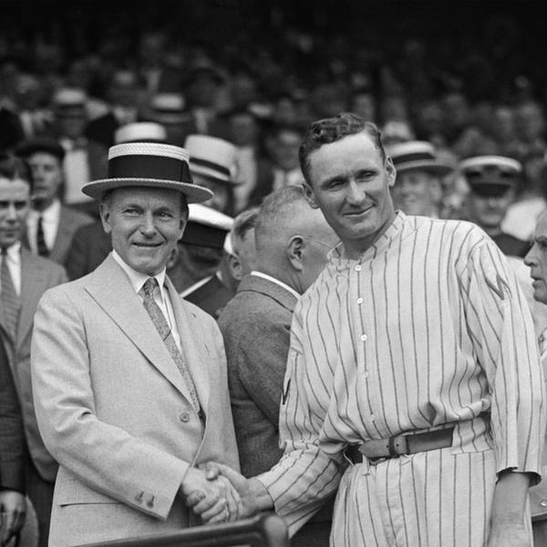 A Gentleman's Guide To Conducting The Perfect Handshake | The Gentleman ...