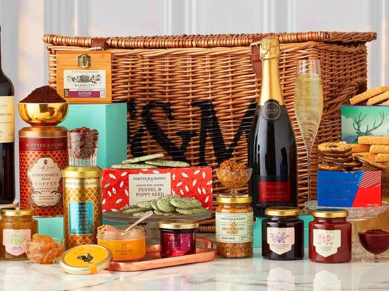 These are the best luxury hampers to open this Christmas | Gentleman's ...