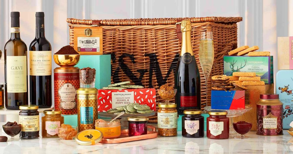 These are the best luxury hampers to open this Christmas | Gentleman's ...