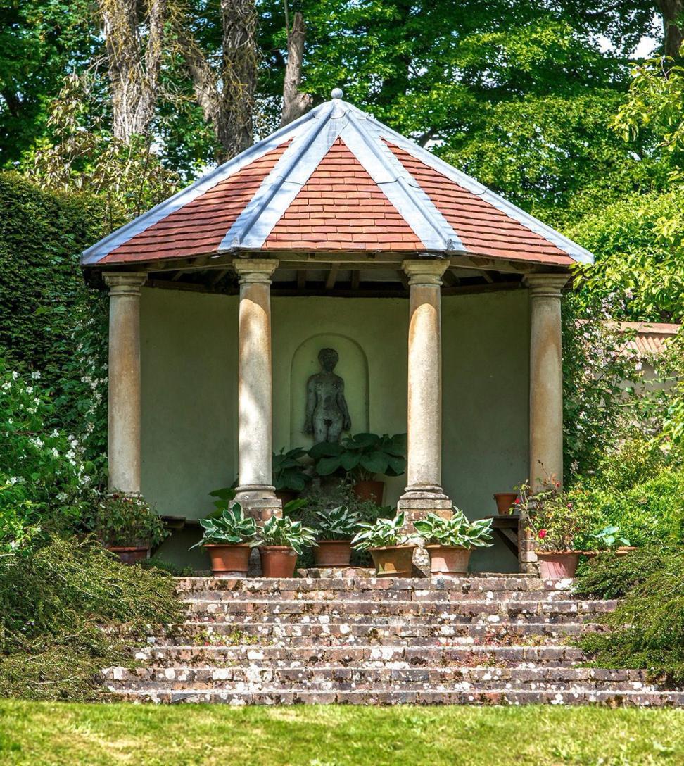 Reddish House, home of Cecil Beaton, is the quintessential English ...