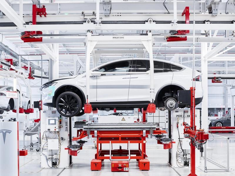 Leading the charge: Inside Tesla’s European mega-factory | Gentleman's ...