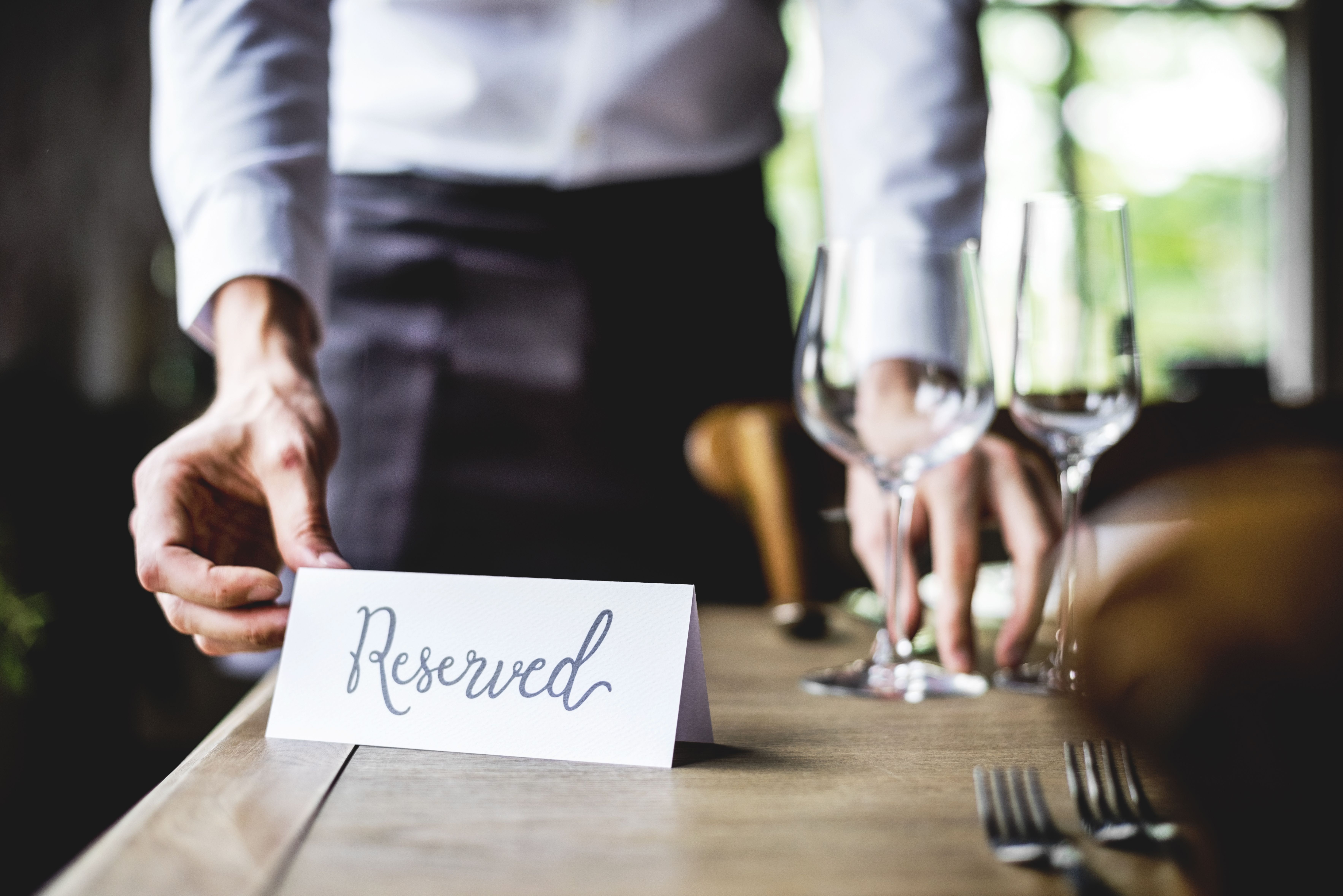How to Streamline Restaurant Reservations?