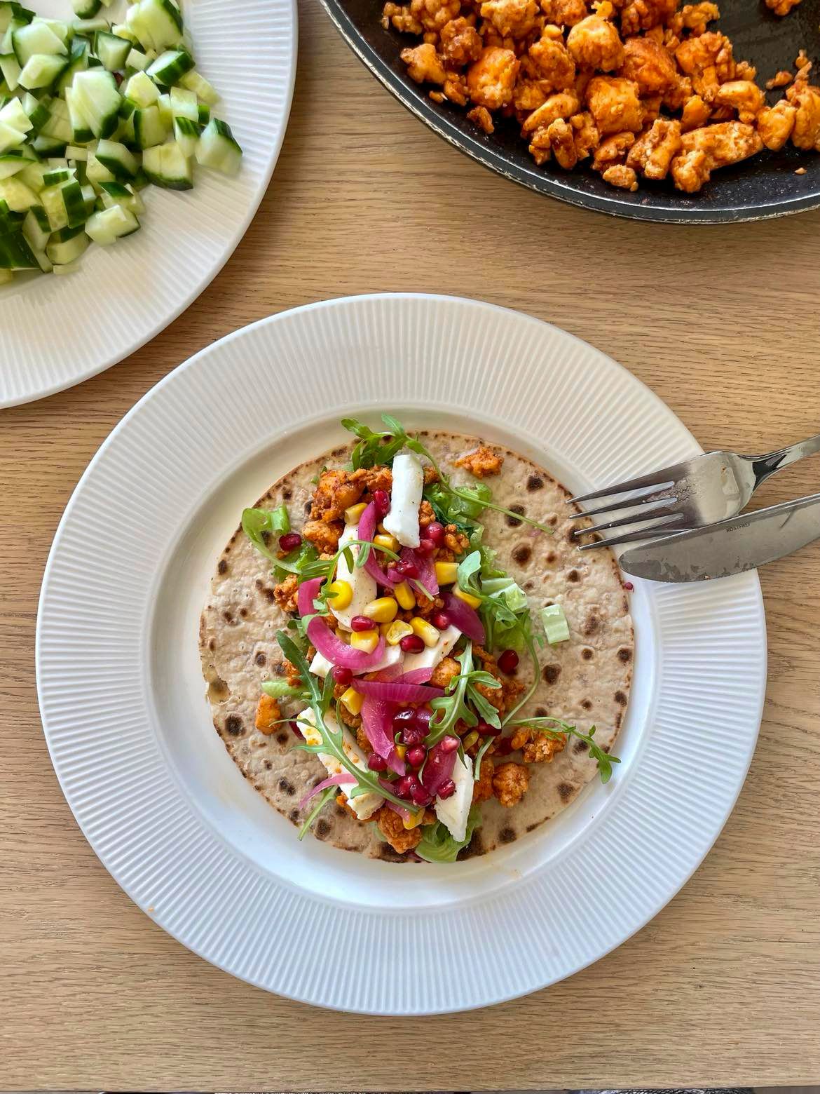 LINDASTUHAUG – Sunn pizza med enkel havrebunn – uten heving!