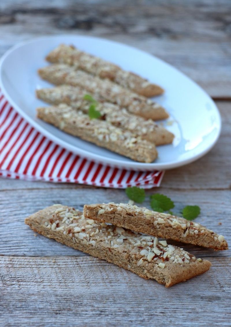 LINDASTUHAUG – Brune pinner uten sukker