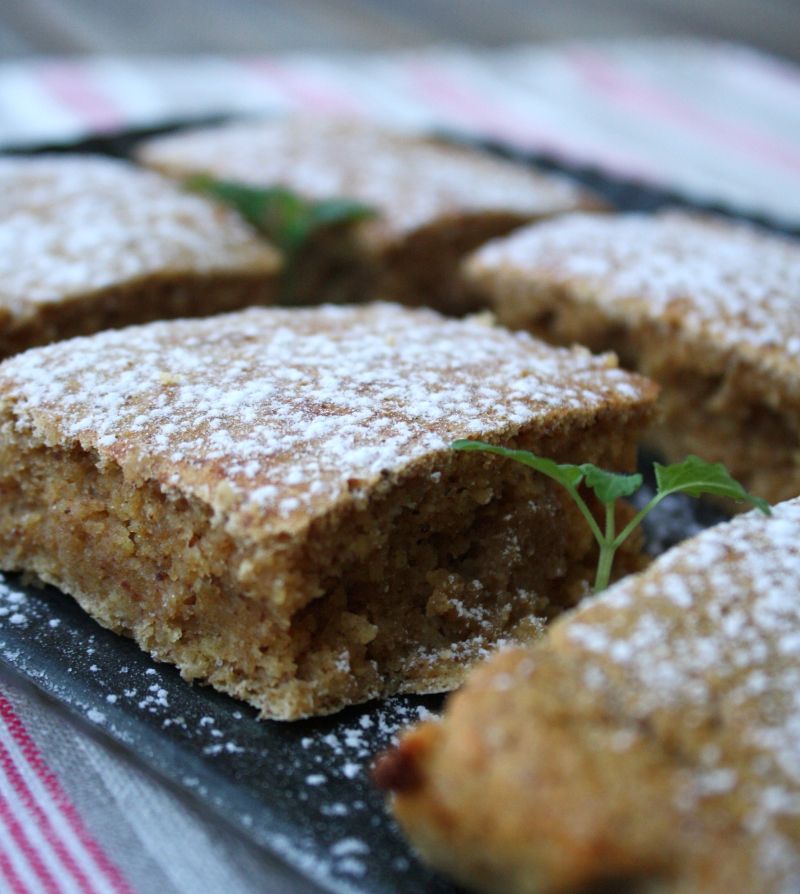 LINDASTUHAUG – Krydderkake – saftig og sukkerfri!